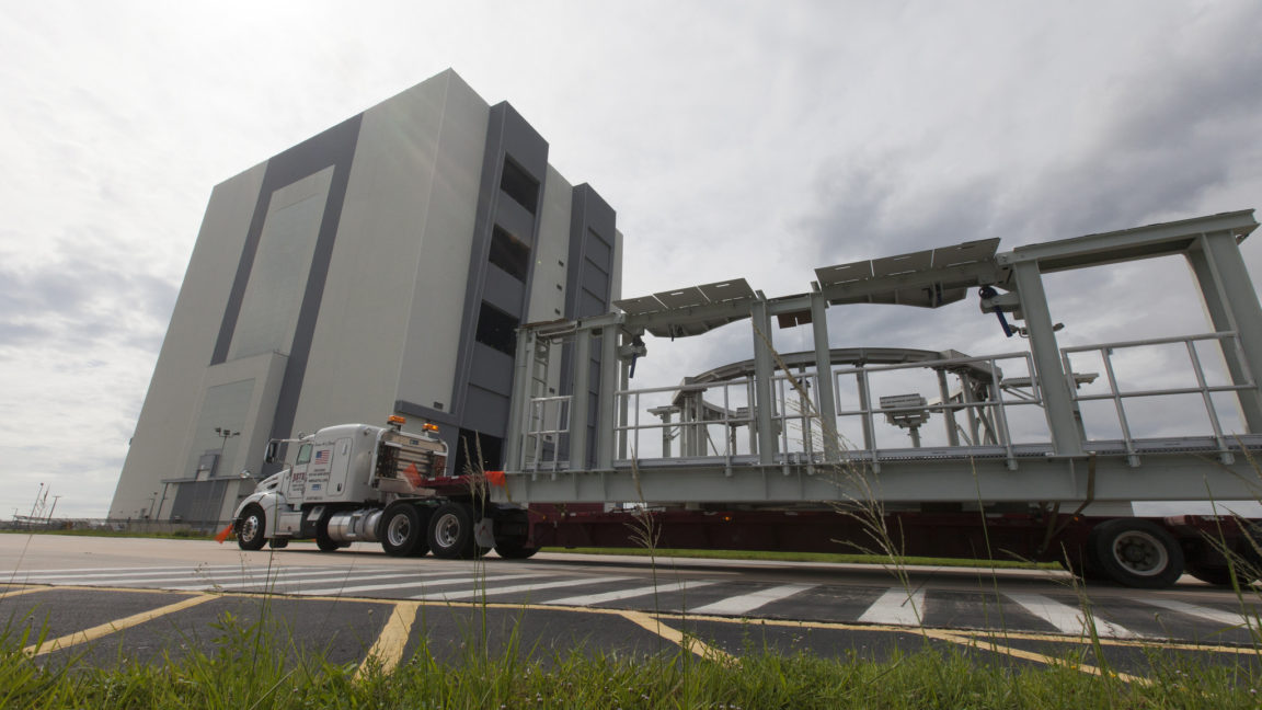 NASA Shows Off Orion EM-1 Structure at KSC for Inaugural SLS Lunar ...