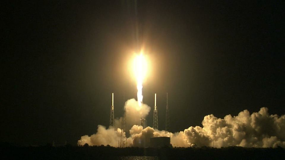 SpaceX Launches CRS-15 Dragon Into Stunning Twilight to Space Station ...