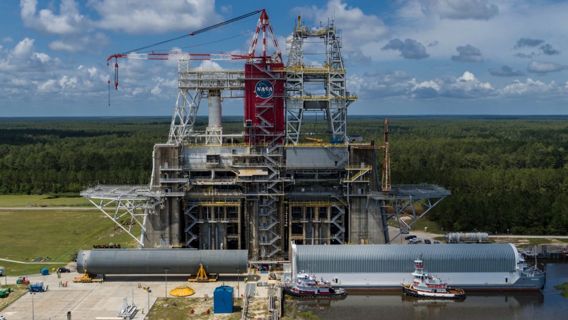 NASA Conducts Successful Second Test Fire of SLS Moon Rocket Core Stage ...