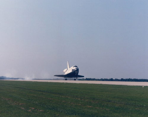 Stopping the Shuttle: Remembering the Drag Chute, 30 Years On ...