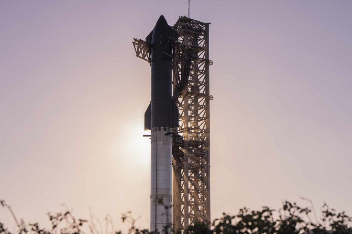 Next Starship/Super Heavy Stacked, Ahead of Friday Morning Integrated ...