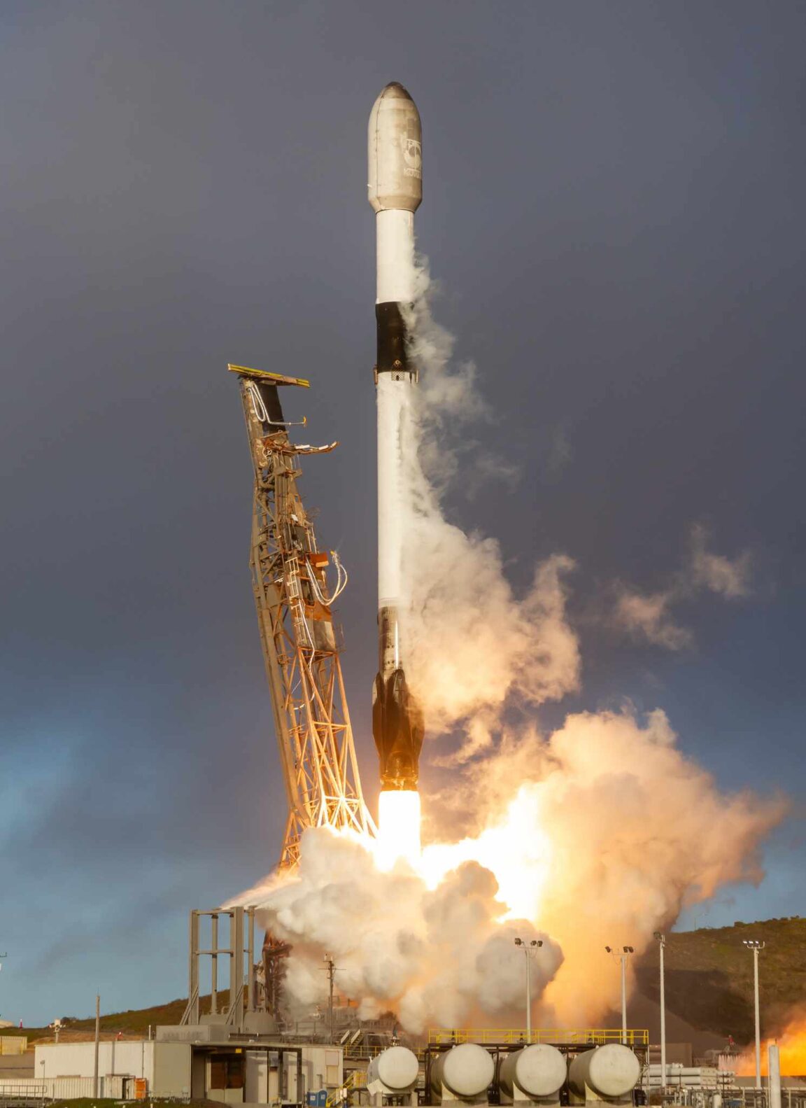 SpaceX Launches Third Vandenberg Mission of January, 2024’s Starlink ...